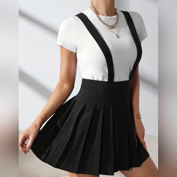 Skirts | Nwot Black Pleated High Waist Cross Back Hidden Side Zip ...